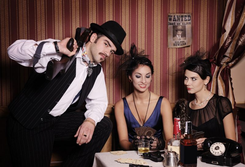 Bad Taste Party feiern mit schrillen Outfits - Ideen und Anregungen