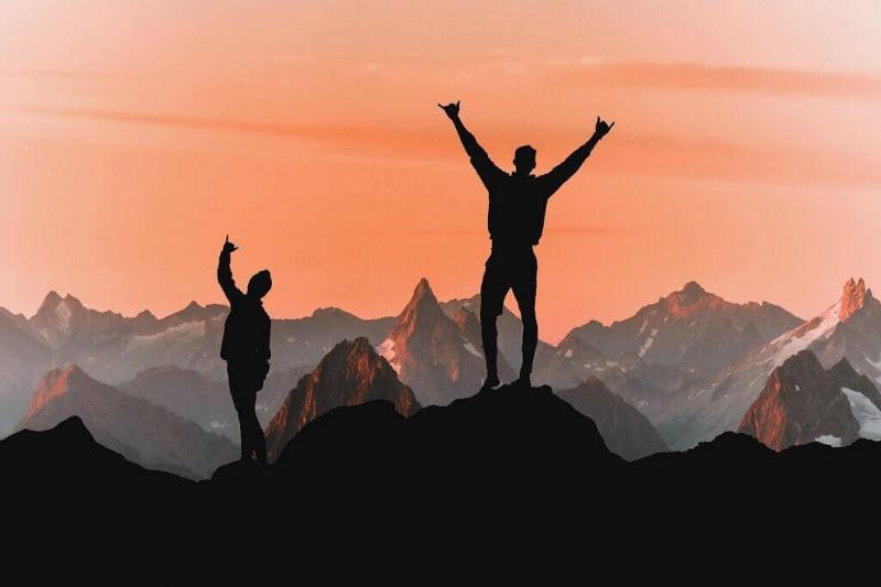 Bergfest feiern - die Hälfte ist geschafft - Bedeutung und Herkunft